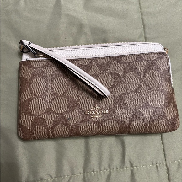 Coach | Bags | Coach Large Corner Zip Wristlet In Signature Canvas ...